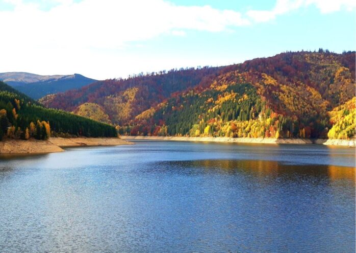 12+ locuri de poveste unde putem admira toamna în România